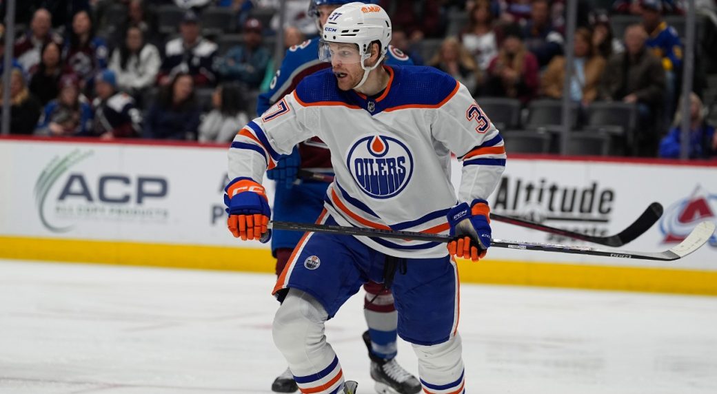 Oilers' Warren Foegele returns to lineup for Game 1 against Panthers