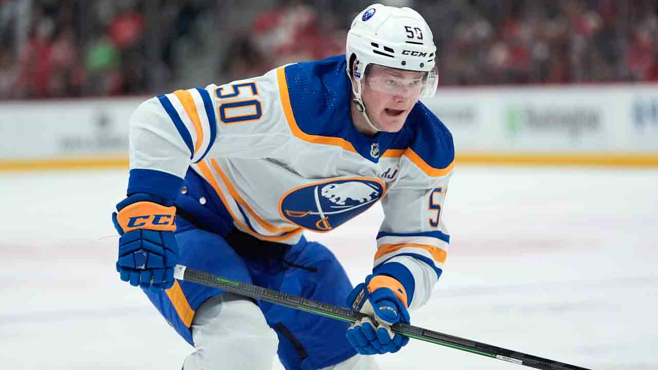 Hurricanes sign forward Eric Robinson to one-year contract - Sportsnet.ca