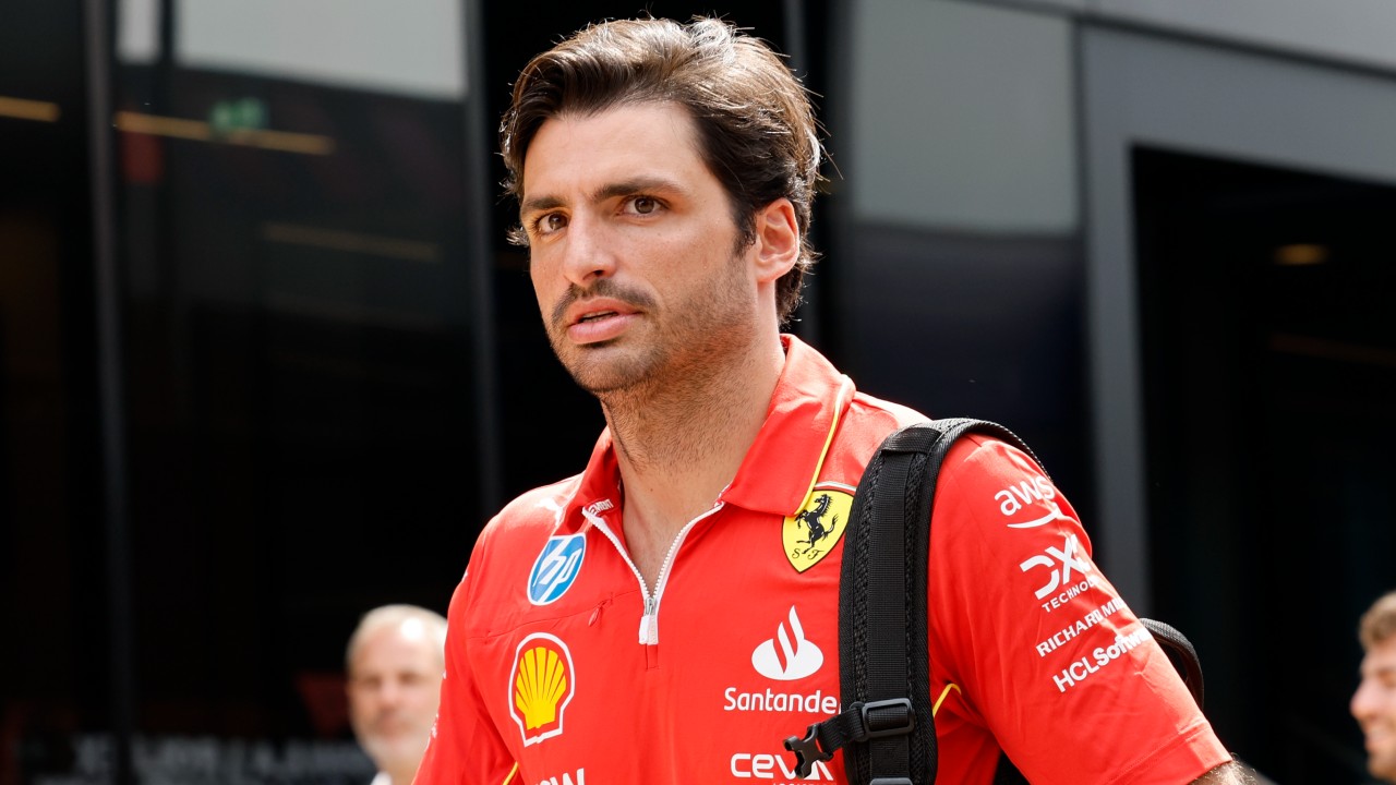 Ferrari driver Carlos Sainz agrees two-year deal to join Williams ...