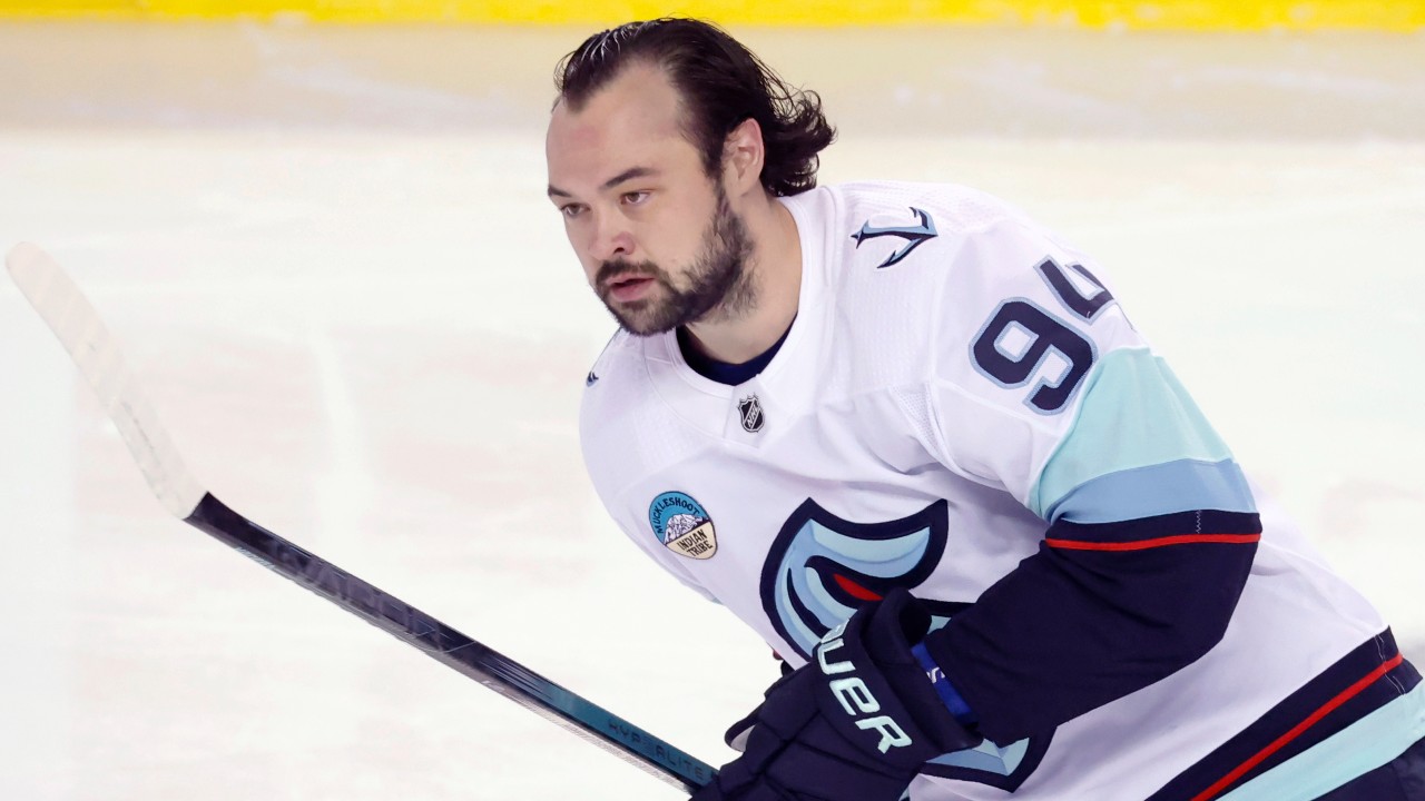 Minnesota Wild sign Devin Shore to one-year, two-way contract ...