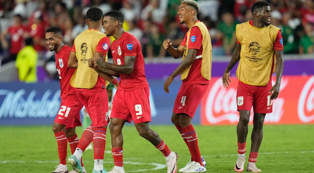 Panama beats Bolivia to reach knockout rounds, help eliminate U.S. from ...