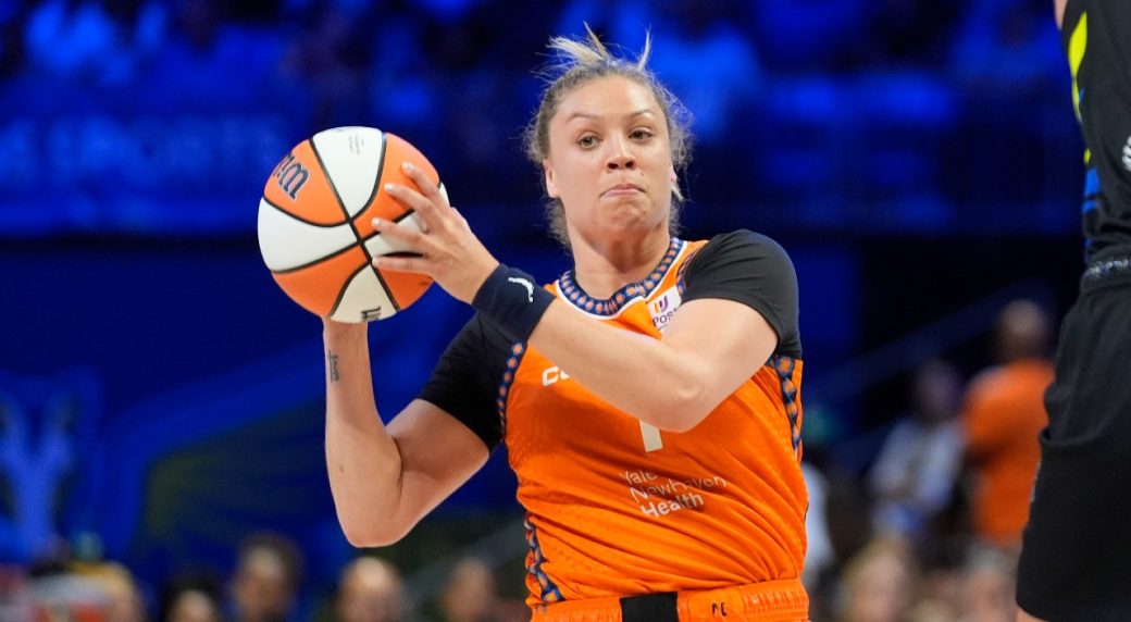 Rachel Banham hits eight 3-pointers to lead Sun over Mercury