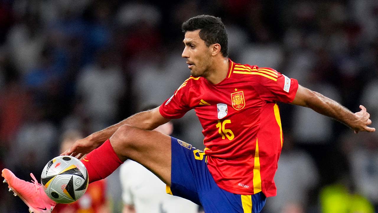 Spain's Rodri subbed out of Euro Final with injury - Sportsnet.ca