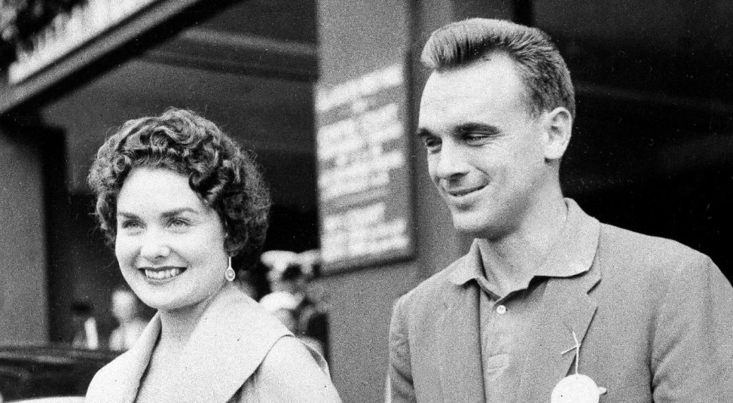 Vic Seixas, a Wimbledon champion and tennis Hall of Famer, dies at 100