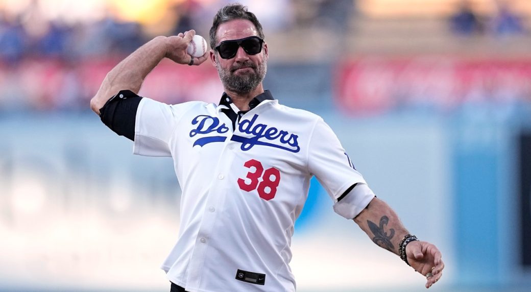 Gagne returns to Dodgers' mound on 20th anniversary of 84 consecutive ...