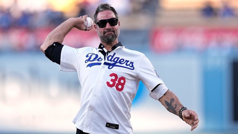 Gagne returns to Dodgers' mound on 20th anniversary of 84 consecutive ...