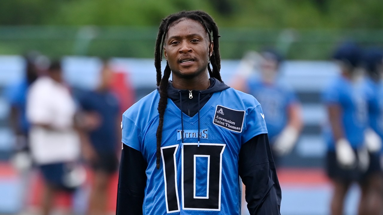 Titans coach confirms Hopkins out 'several weeks,' but won't need ...