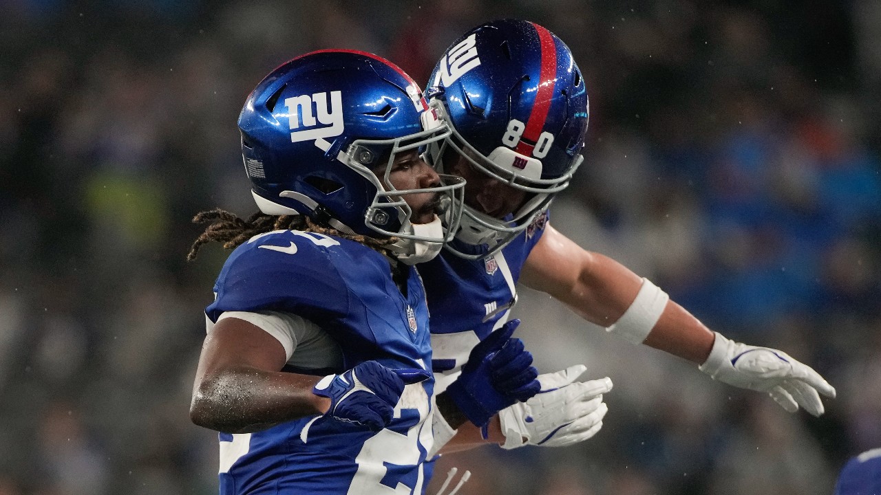Gray runs for two touchdowns as Giants beat Lions in pre-season game ...