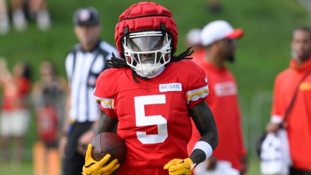 AP Source: Chiefs WR Marquise Brown to have shoulder surgery, put on ...