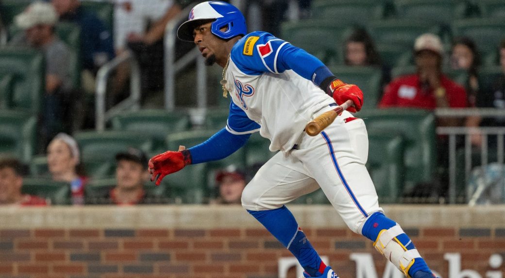 D'Arnaud's Walk-Off Homer Lifts Braves Over Royals, Boosts Playoff ...