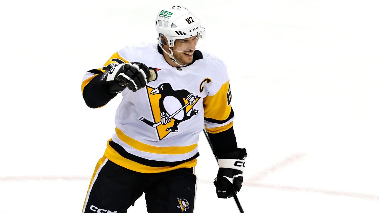 Crosby breaks Lemieux's all-time assists record in Penguins'win vs ...