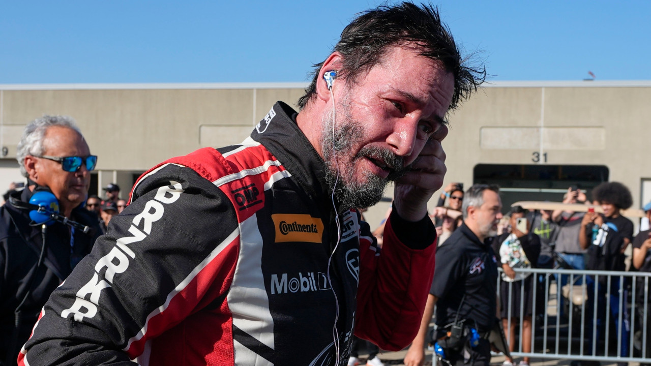 Keanu Reeves crashes at Indianapolis Motor Speedway in pro auto racing ...