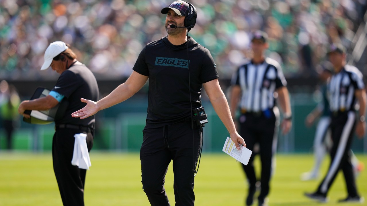 Eagles coach Nick Sirianni apologizes for behaviour toward fans ...