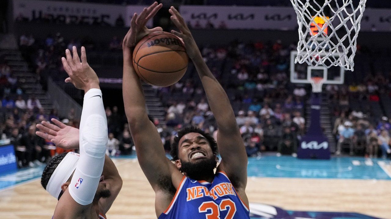 Karl-Anthony Towns scores 10 points in Knicks debut - Sportsnet.ca