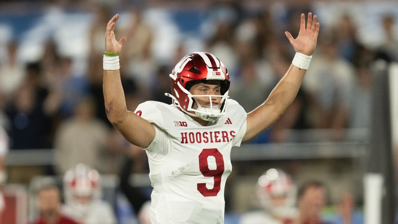 Canadian QB Kurtis Rourke has Indiana partying like it's 1967 ...