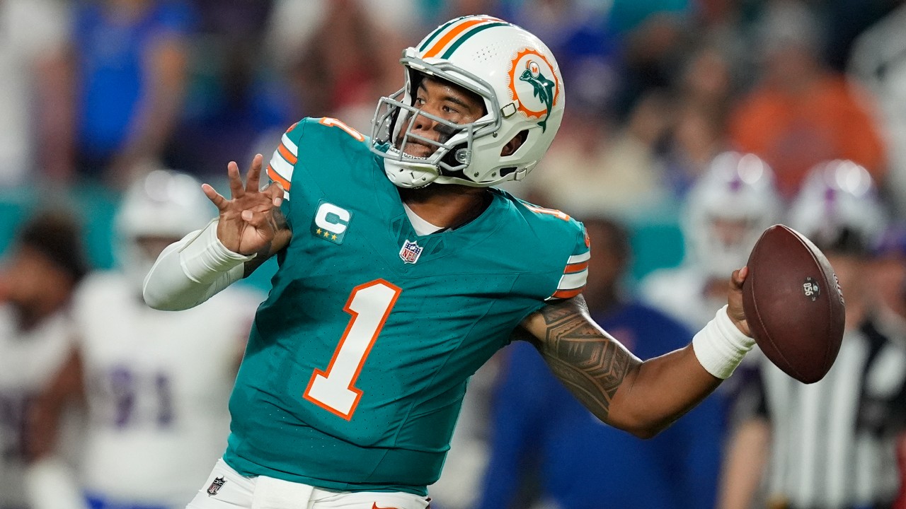 Dolphins QB Tua Tagovailoa's status up in air for finale - Sportsnet.ca