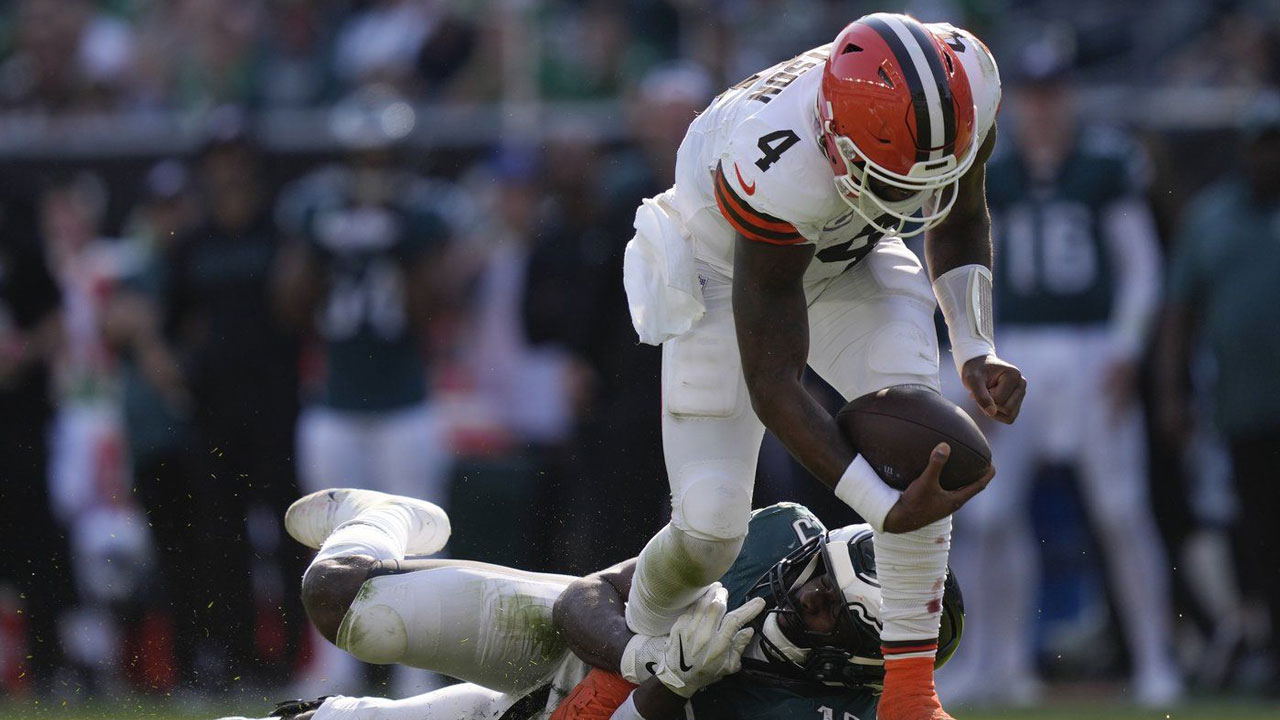 Browns coach Stefanski stands by Watson as beleaguered QB's struggles continue - Sportsnet.ca