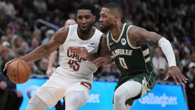 Mitchell's last-second jumper helps Cavaliers stay unbeaten with win ...