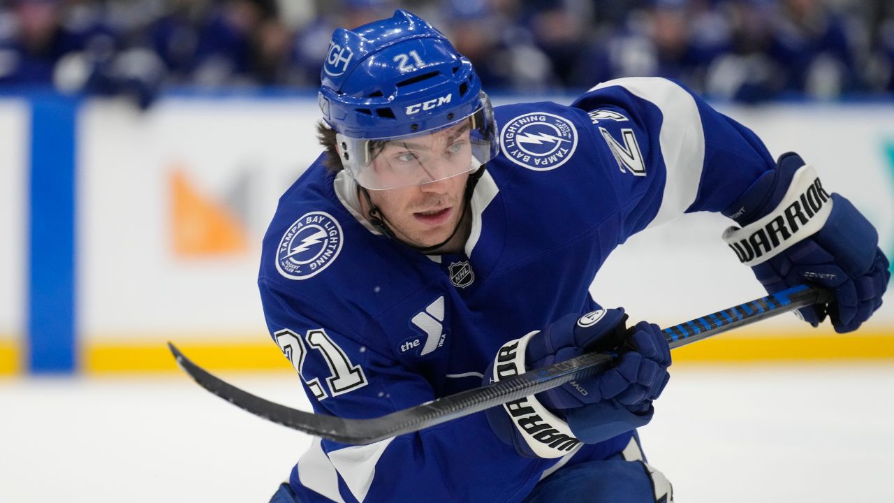 Lightning's Brayden Point exits game vs. Jets with injury - Sportsnet.ca