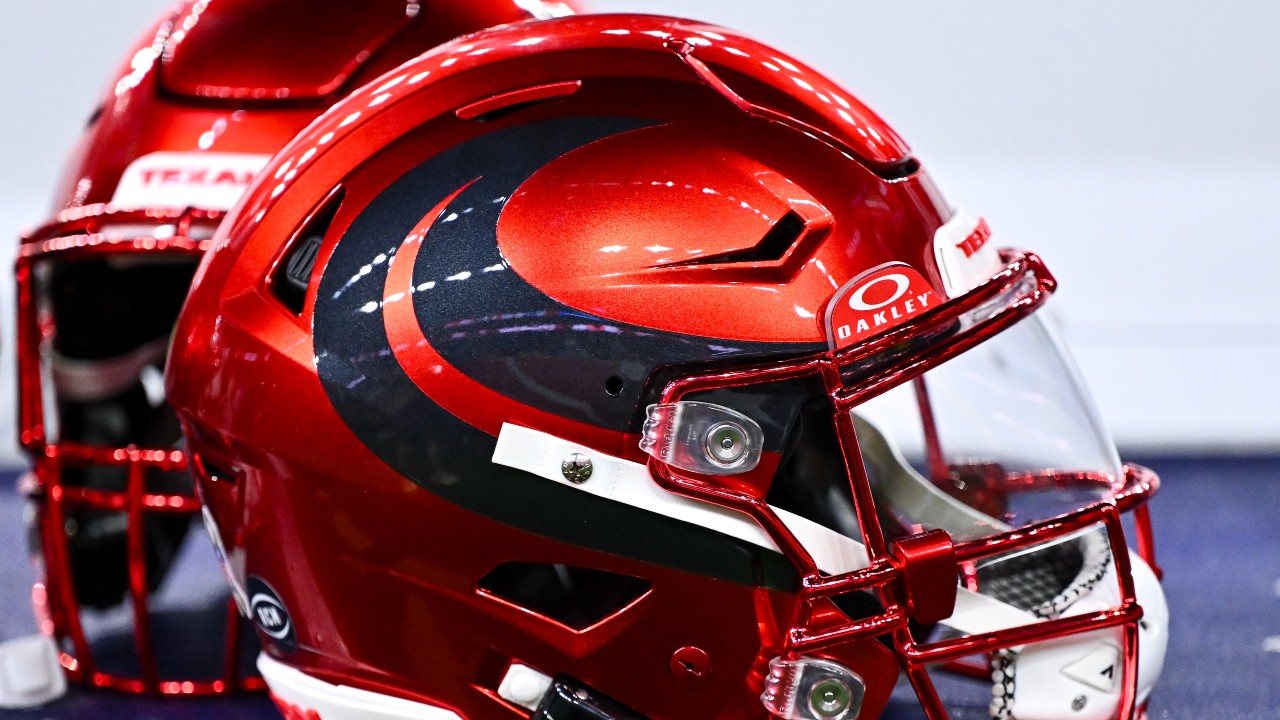 Houston fires offensive coordinator Kevin Barbay amidst slump ...