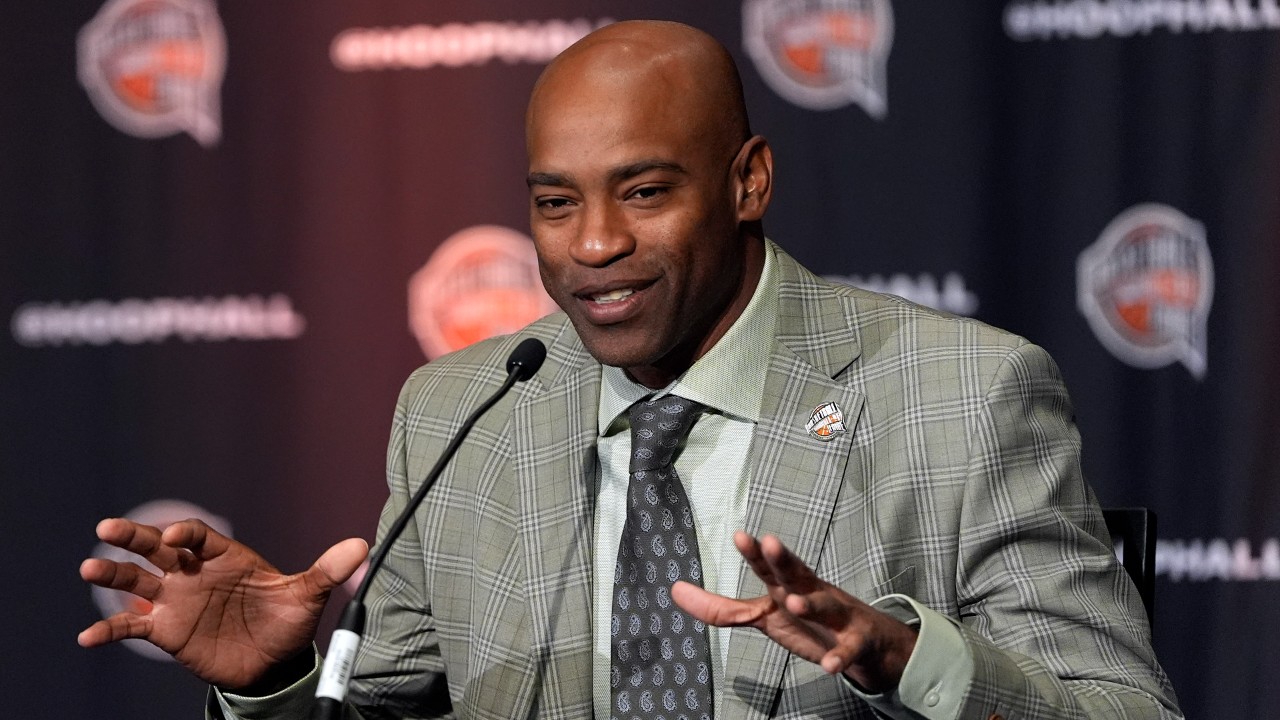 Watch Live: Vince Carter speaks ahead of Raptors jersey retirement