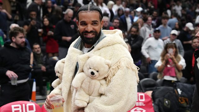 Drake bets $450K on Jones to knock out Miocic - Sportsnet.ca