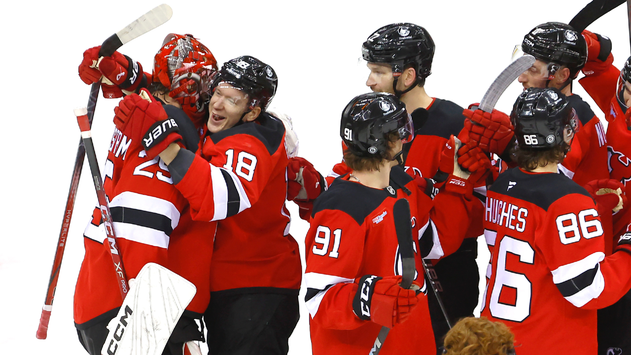 Devils clinch playoff spot after Rangers loss to Flyers, will face Hurricanes - Sportsnet.ca