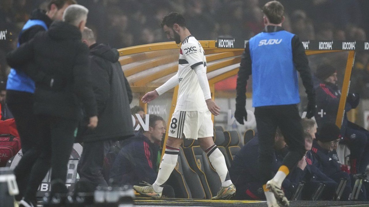 Bruno Fernandes sent off again for Man United vs. Wolves - Sportsnet.ca