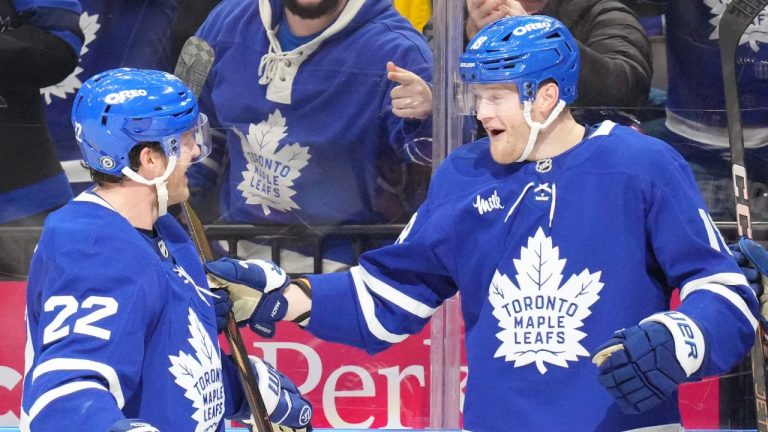 Maple Leafs happy to play waiting game in controlled win over Islanders ...