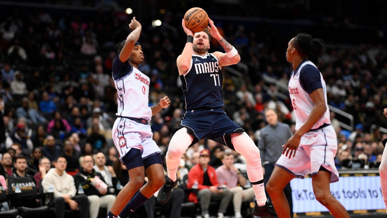 Doncic's triple-double helps Mavericks give Wizards a 16th straight ...