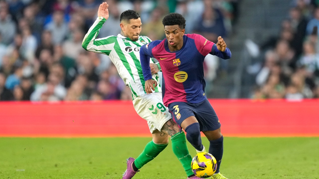 Flick sent off for protesting penalty in Barcelona draw at Betis ...