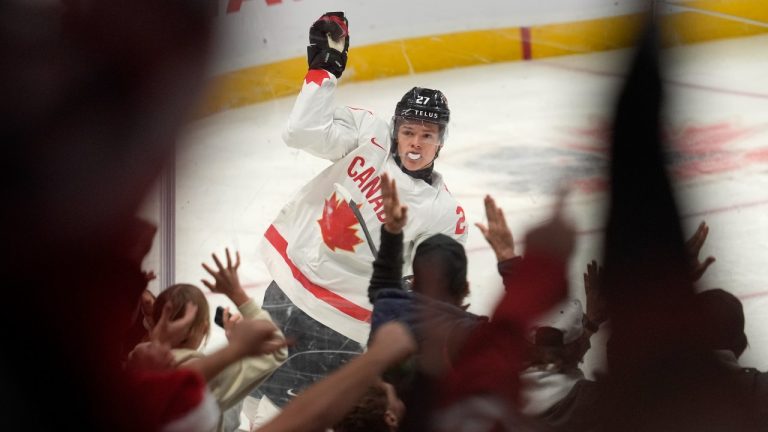 Easton Cowan looks good with red Maple Leaf as Canada wins world ...