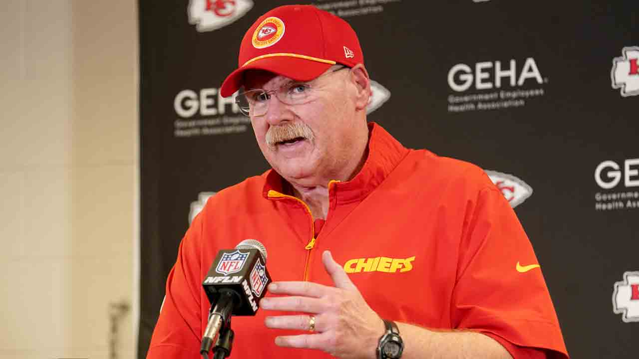 Chiefs stranded in Kansas City as ice shuts down airport - Sportsnet.ca