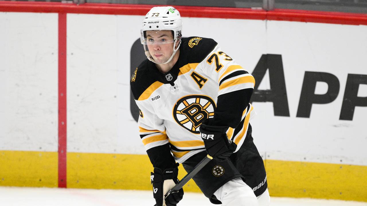 Bruins' McAvoy has procedure in right shoulder after AC joint injury ...