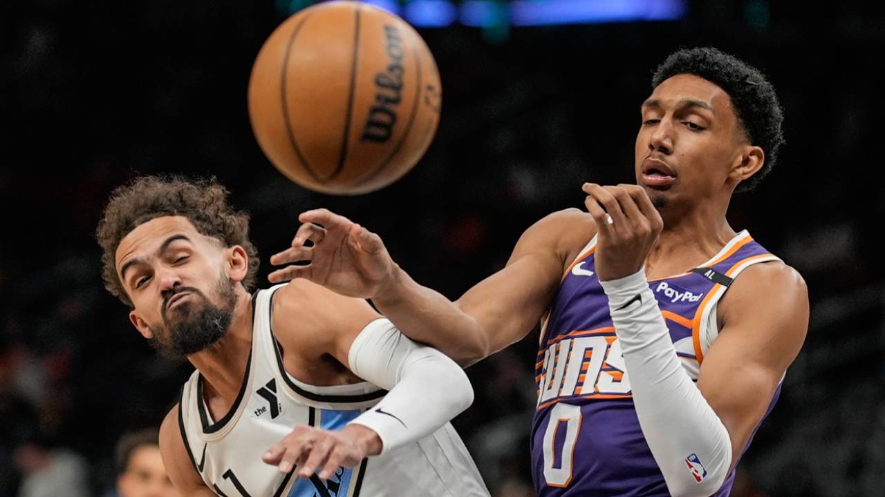 Young drops season-high 43 points as Hawks win hard fought game vs ...