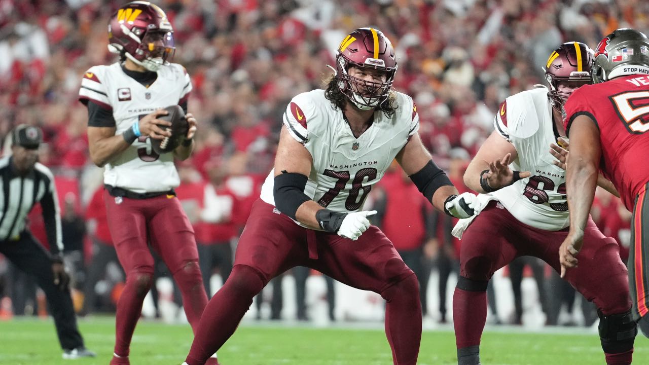 Commanders right guard Sam Cosmi has torn ACL, out for playoffs ...