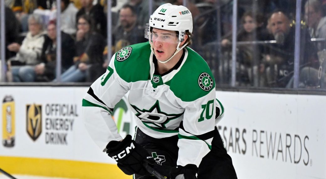 Stars sign Oskar Back to two-year, $1.65M extension