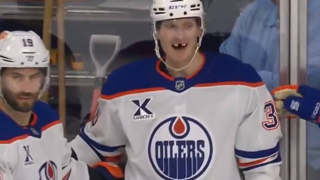 Klingberg buries rebound past Flyers’ Ersson for first goal as an Oiler
