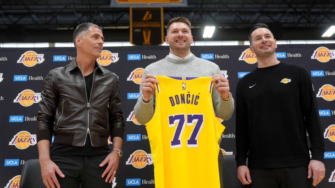 Doncic speaks about shocking trade at Lakers introductory press conference - Sportsnet.ca