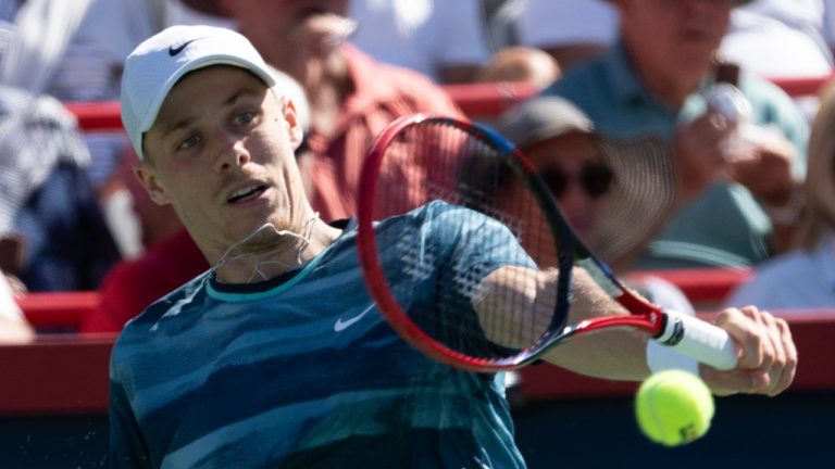 Canada's Shapovalov upsets Ruud to win Dallas Open title - Sportsnet.ca