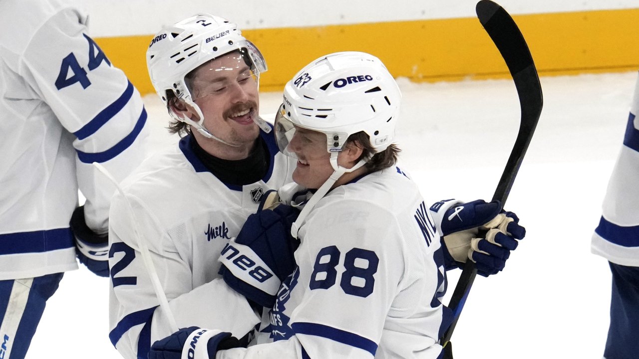 Nylander scores in overtime, Maple Leafs beat Penguins for fifth ...