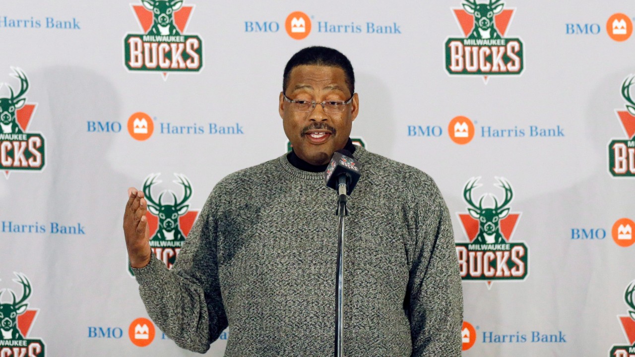 Junior Bridgeman, basketball standout and Bucks minority owner dies at ...
