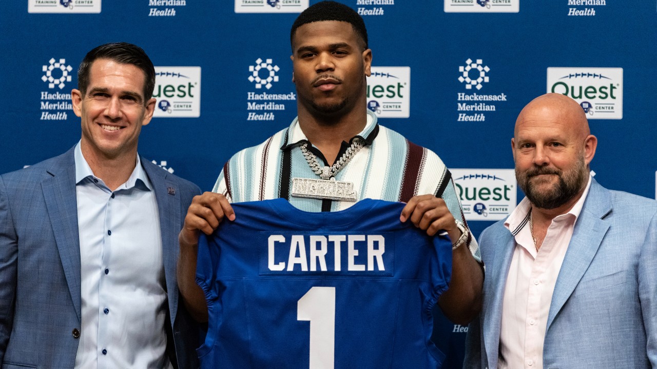 Giants HoFer Lawrence Taylor sacks Abdul Carter's request for retired No. 56 - Sportsnet.ca