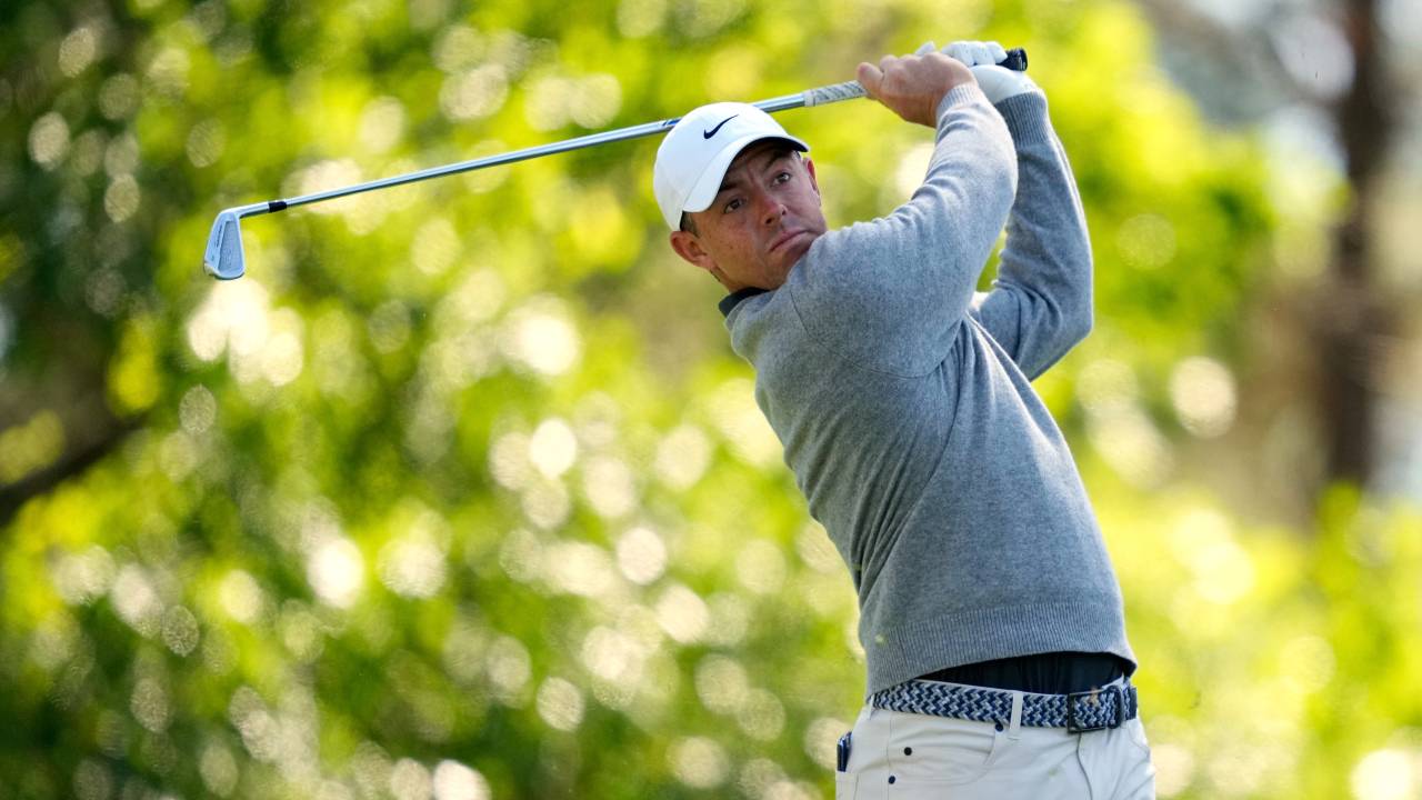 Rory McIlroy catches fire, shoots 66 to get back into contention at the ...