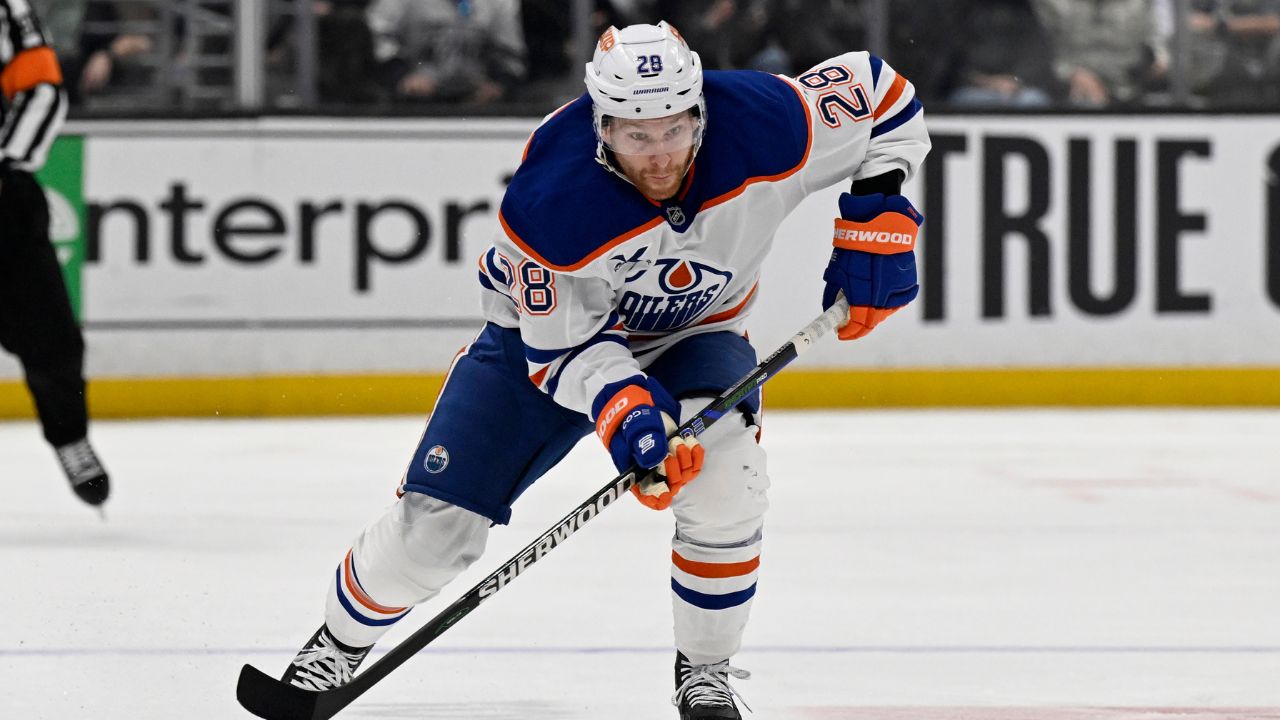 Oilers' Connor Brown exits Game 3 after big hit from Stars' Petrovic ...