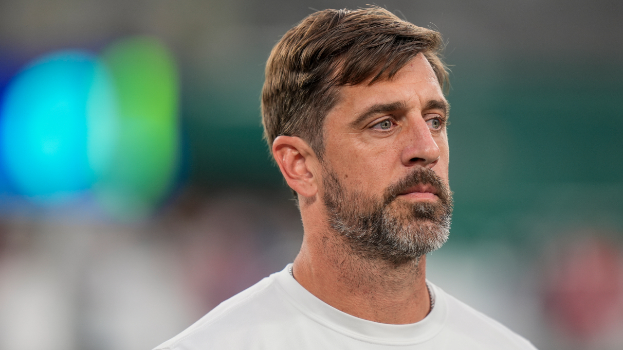 Aaron Rodgers ends months-long dance with Steelers by agreeing to one ...