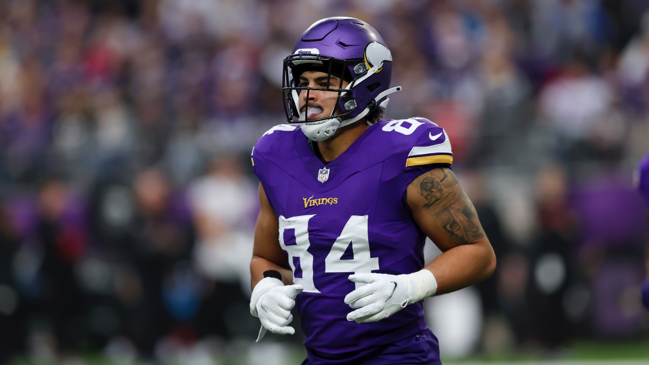 Vikings agree to three-year contract with TE Josh Oliver - Sportsnet.ca