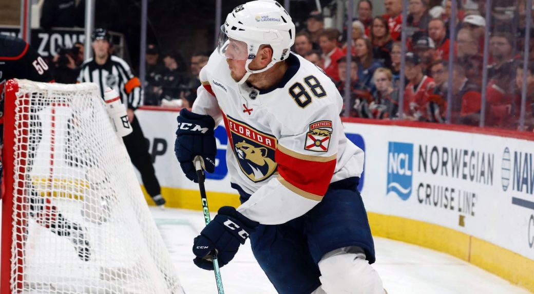 Mammoth sign defenceman Nate Schmidt to three-year, $10.5M deal
