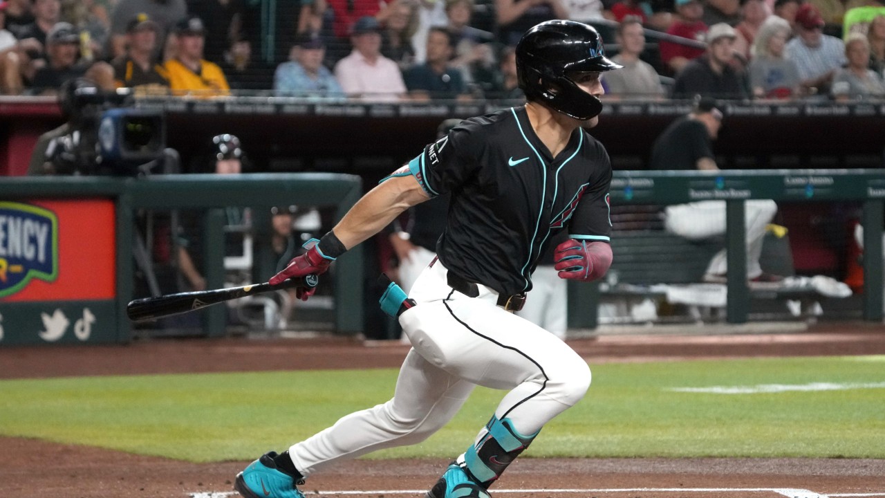 Diamondbacks' Carroll has chip fracture in left wrist, timeline for ...