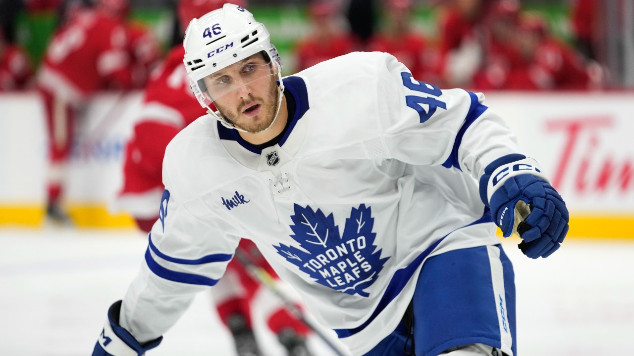Bruins sign F Alex Steeves to one-year, $850,000 contract - Sportsnet.ca